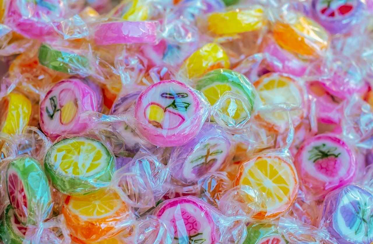 Kamelle und Zahngesundheit: Richtig naschen an Karneval ǀ UKD