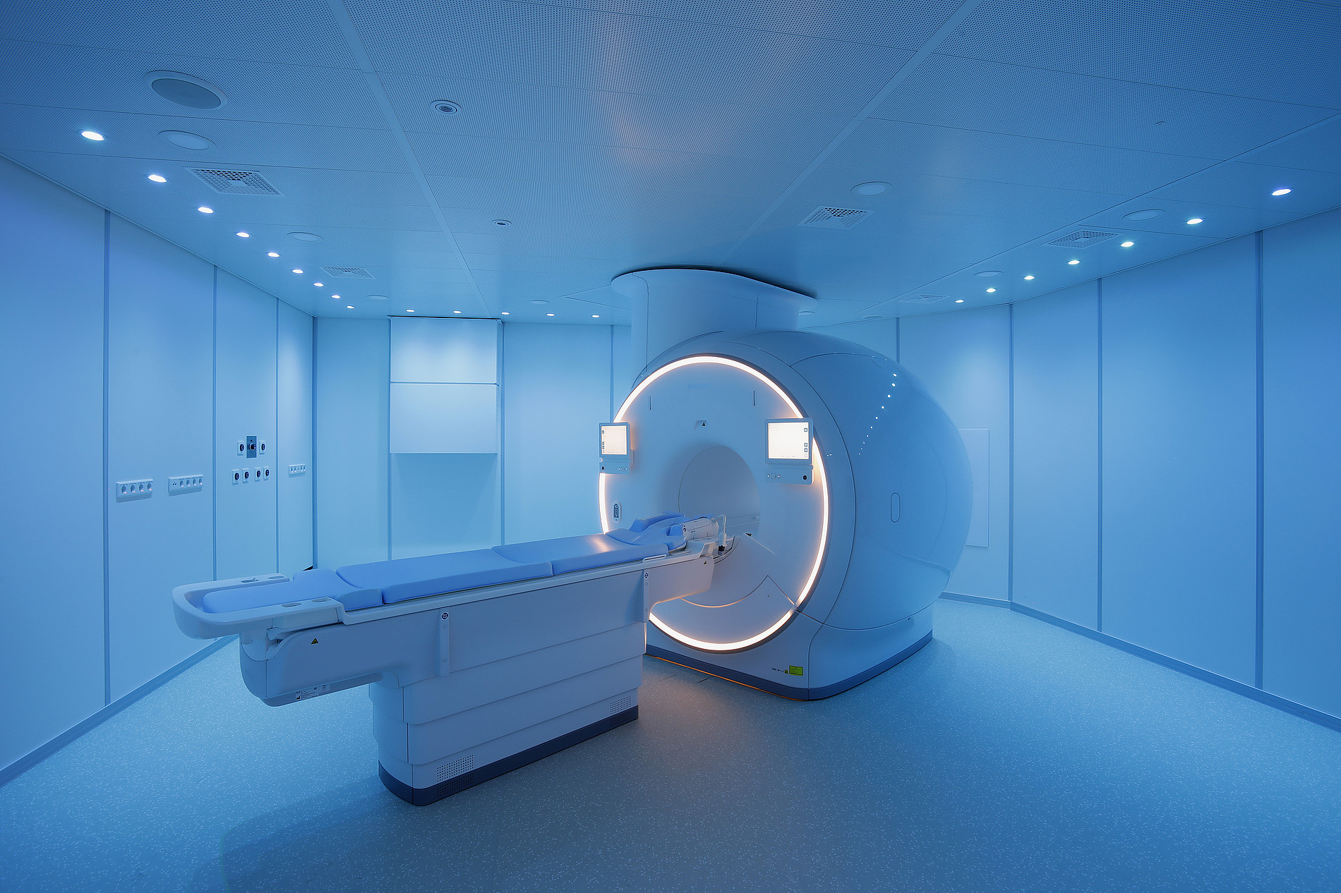 Cardiovascular Magnetic Resonance (CMR) ǀ UKD